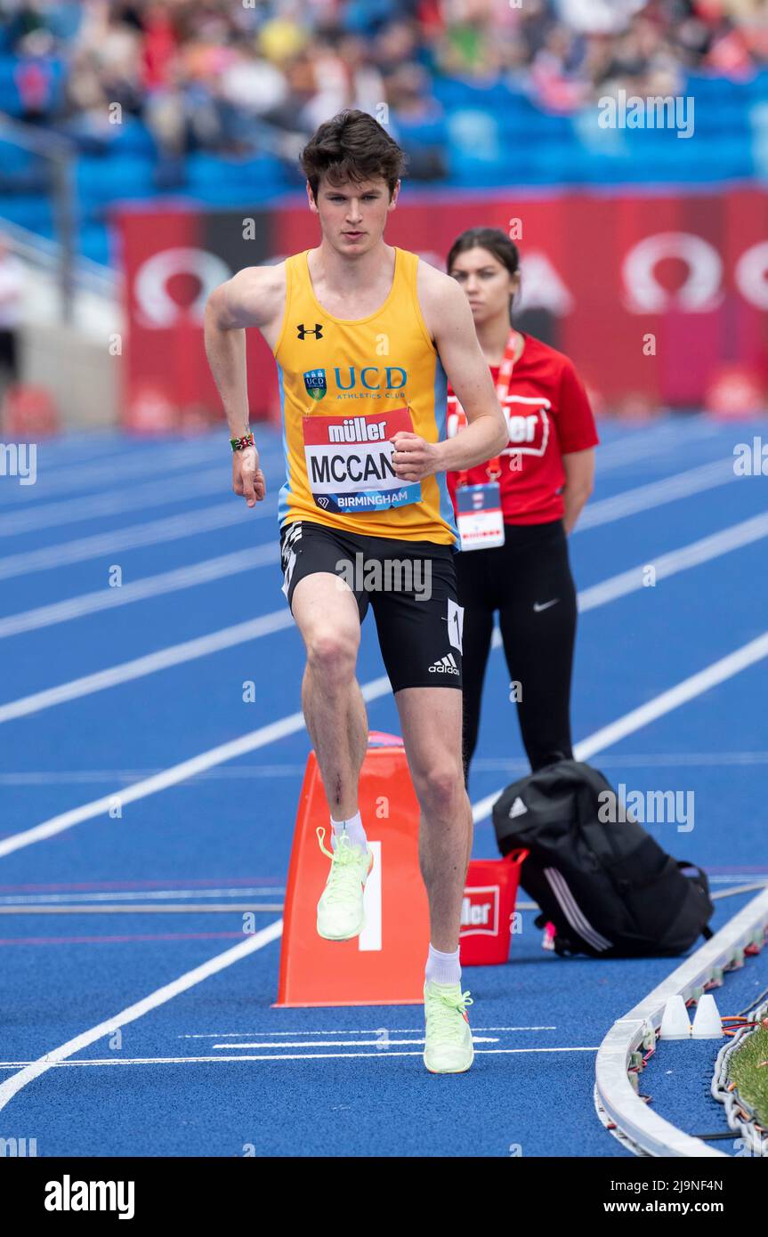 Luke McCann competing in the men’s 800m B race at the Birmingham ...