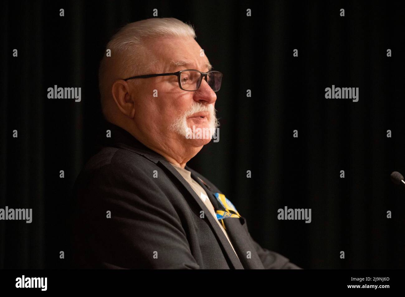 1989 nobel peace laureate hi-res stock photography and images - Alamy