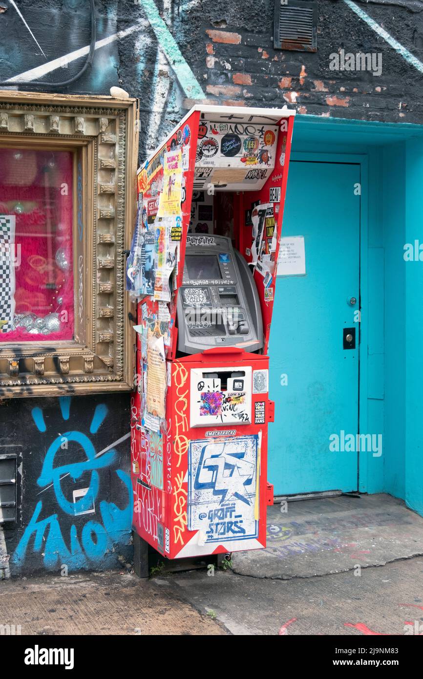 Nyc atm hi-res stock photography and images - Alamy
