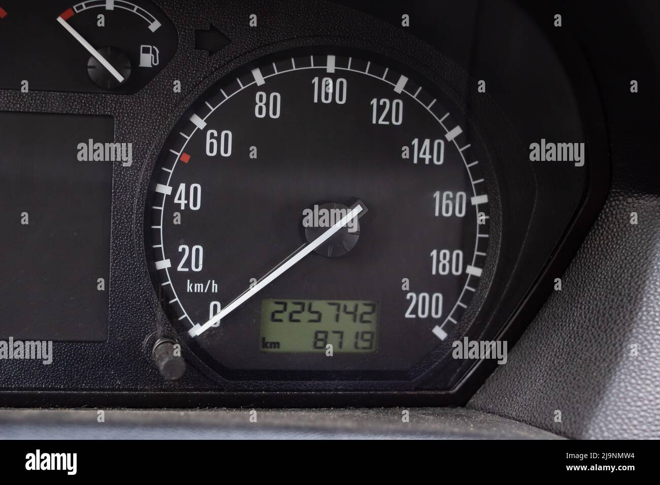 Speedometer with an arrow at zero close up Stock Photo - Alamy