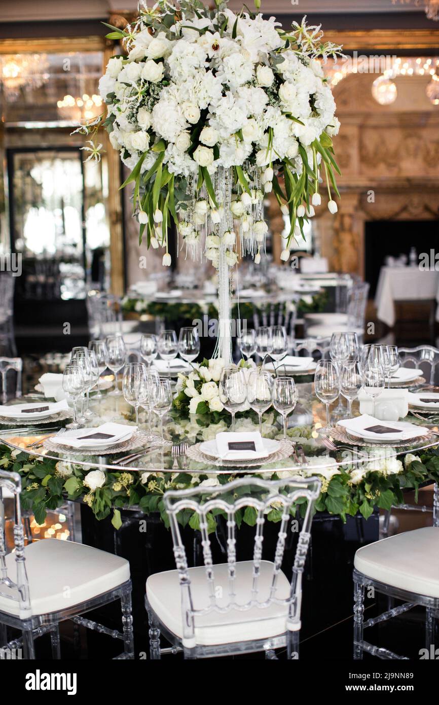 Table set for wedding or another catered event dinner Stock Photo - Alamy