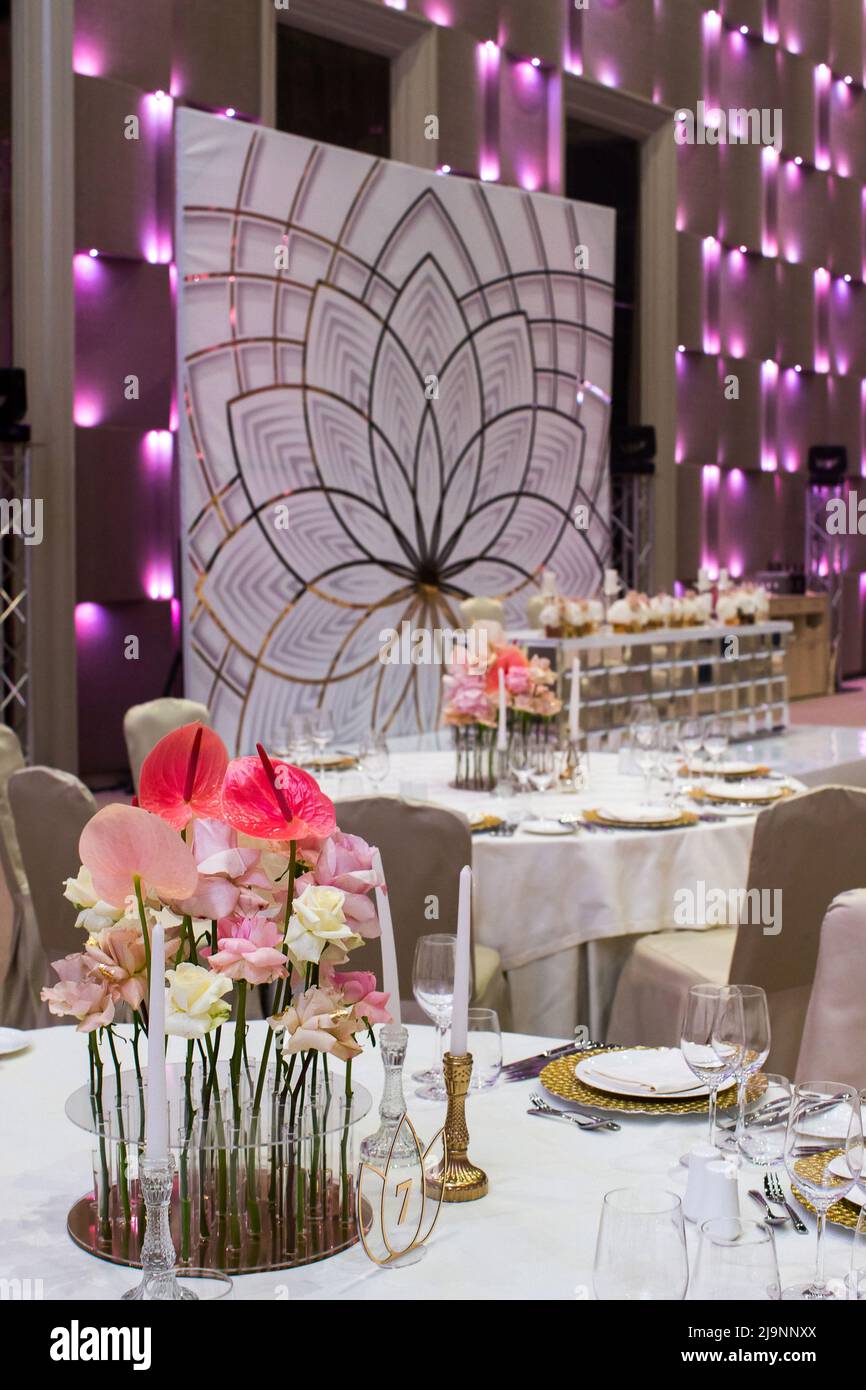 Table set for wedding or another catered event dinner Stock Photo - Alamy