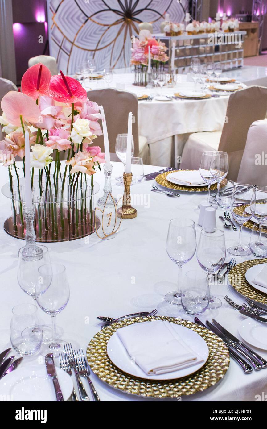 Table set for wedding or another catered event dinner Stock Photo - Alamy