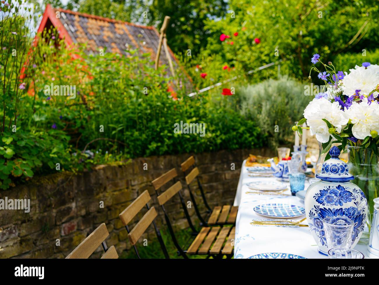 Table tent hi-res stock photography and images - Alamy