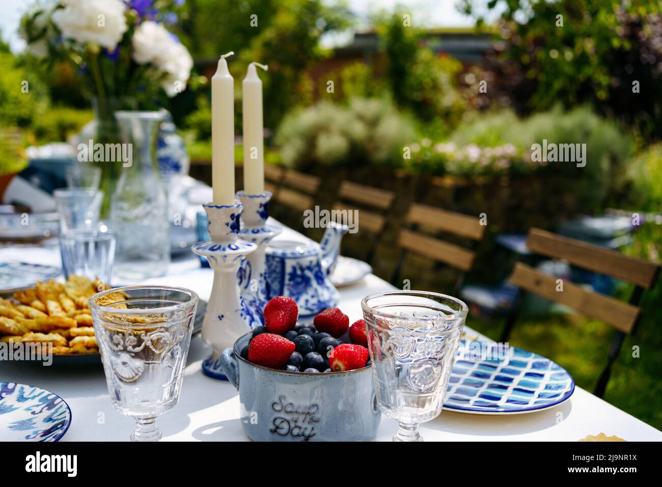 Festive summer weekend table setting in Dutch Delft blue style Stock ...