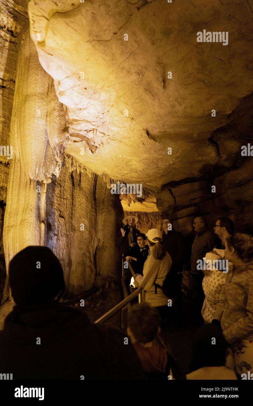 Stratigraphy cave hi-res stock photography and images - Alamy