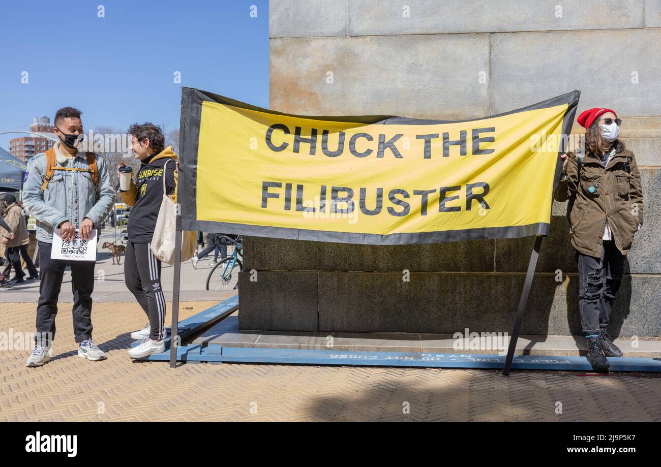 Chuck schumer nyc 2021 hi-res stock photography and images - Alamy