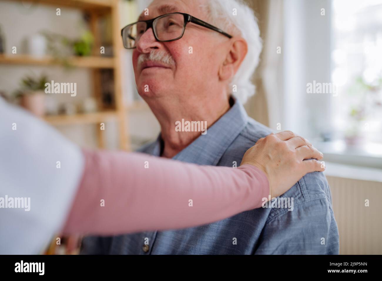 Elderly home visiting hi-res stock photography and images - Alamy