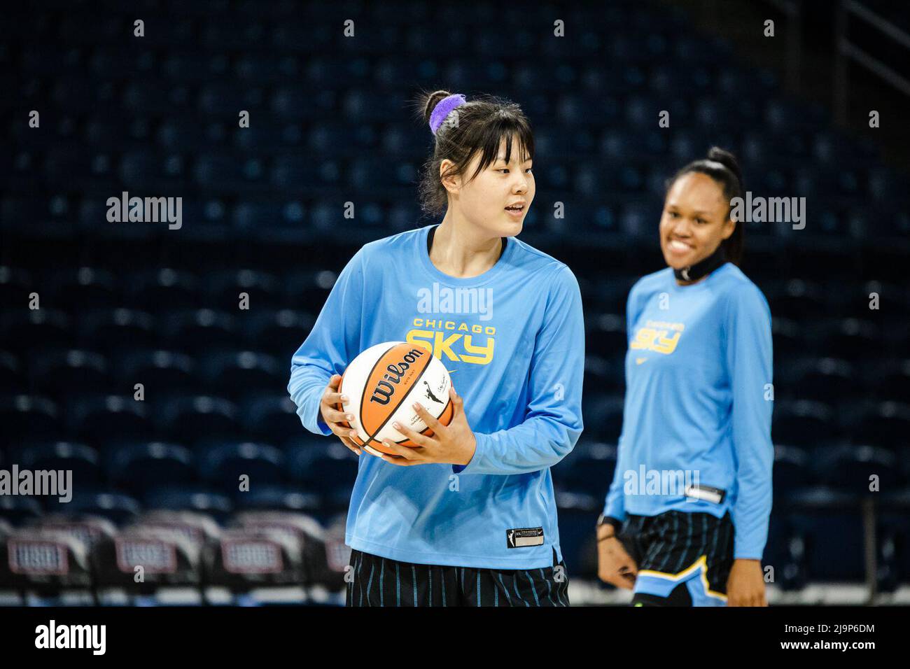 Chicago, United States. 24th May, 2022. Li Yueru (0 Chicago Sky) warms ...