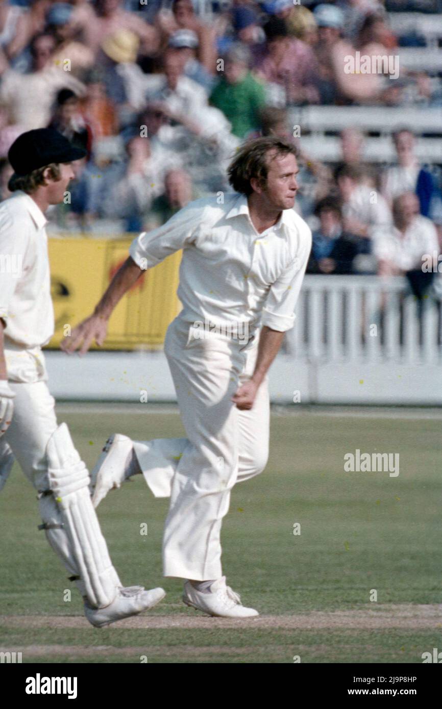 Phil Edmonds bowling for England, England vs New Zealand, Third Test ...