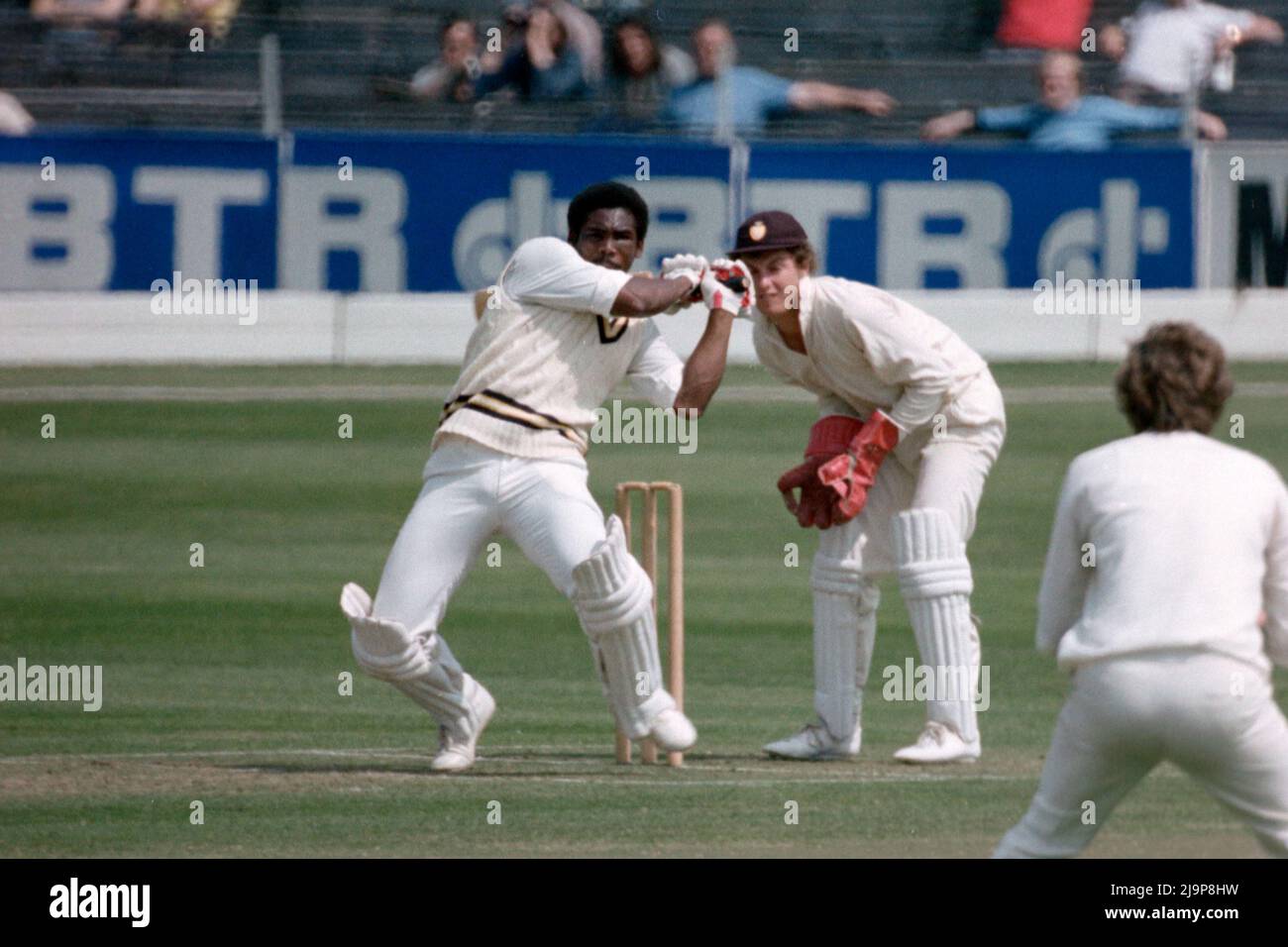 Sport cricket 1970s hi-res stock photography and images - Alamy