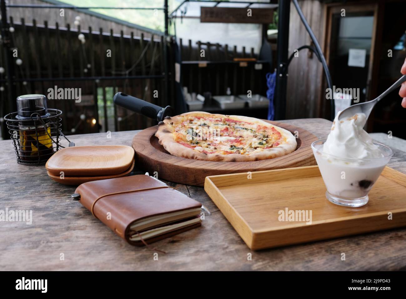 Onsen cafe hi-res stock photography and images - Alamy