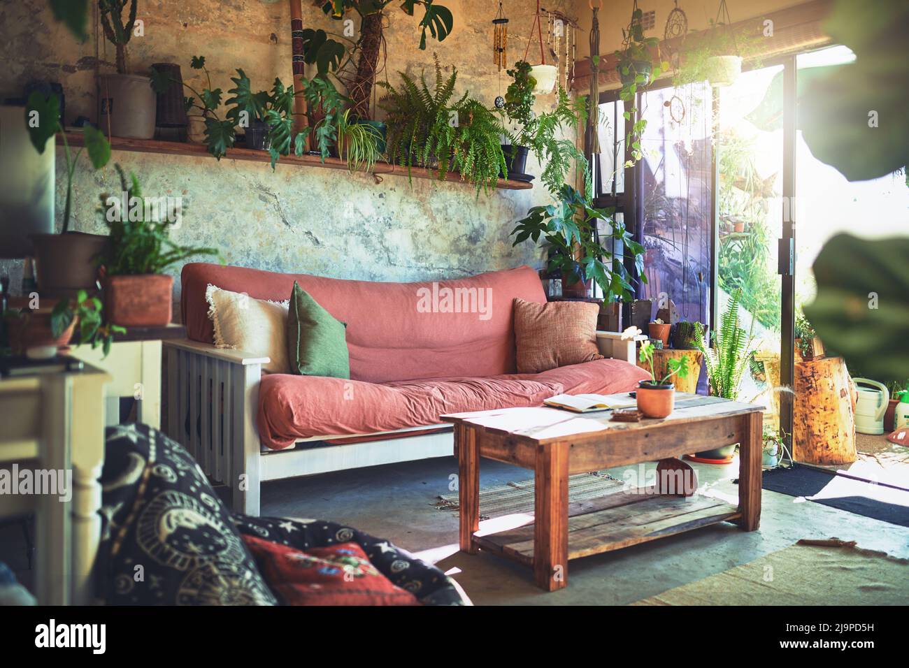 Make yourself comfortable hi-res stock photography and images - Alamy