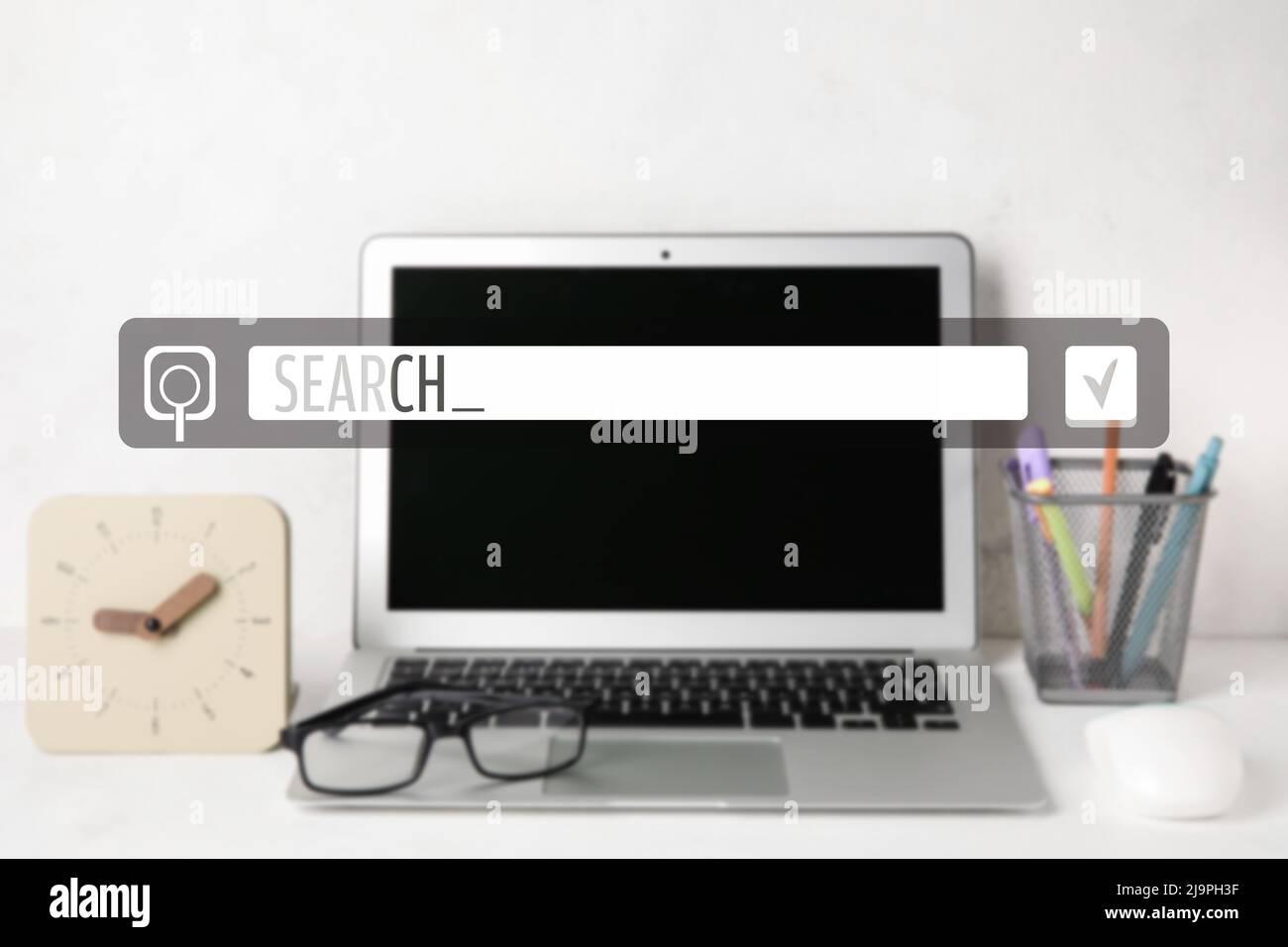Online search input field hi-res stock photography and images - Alamy
