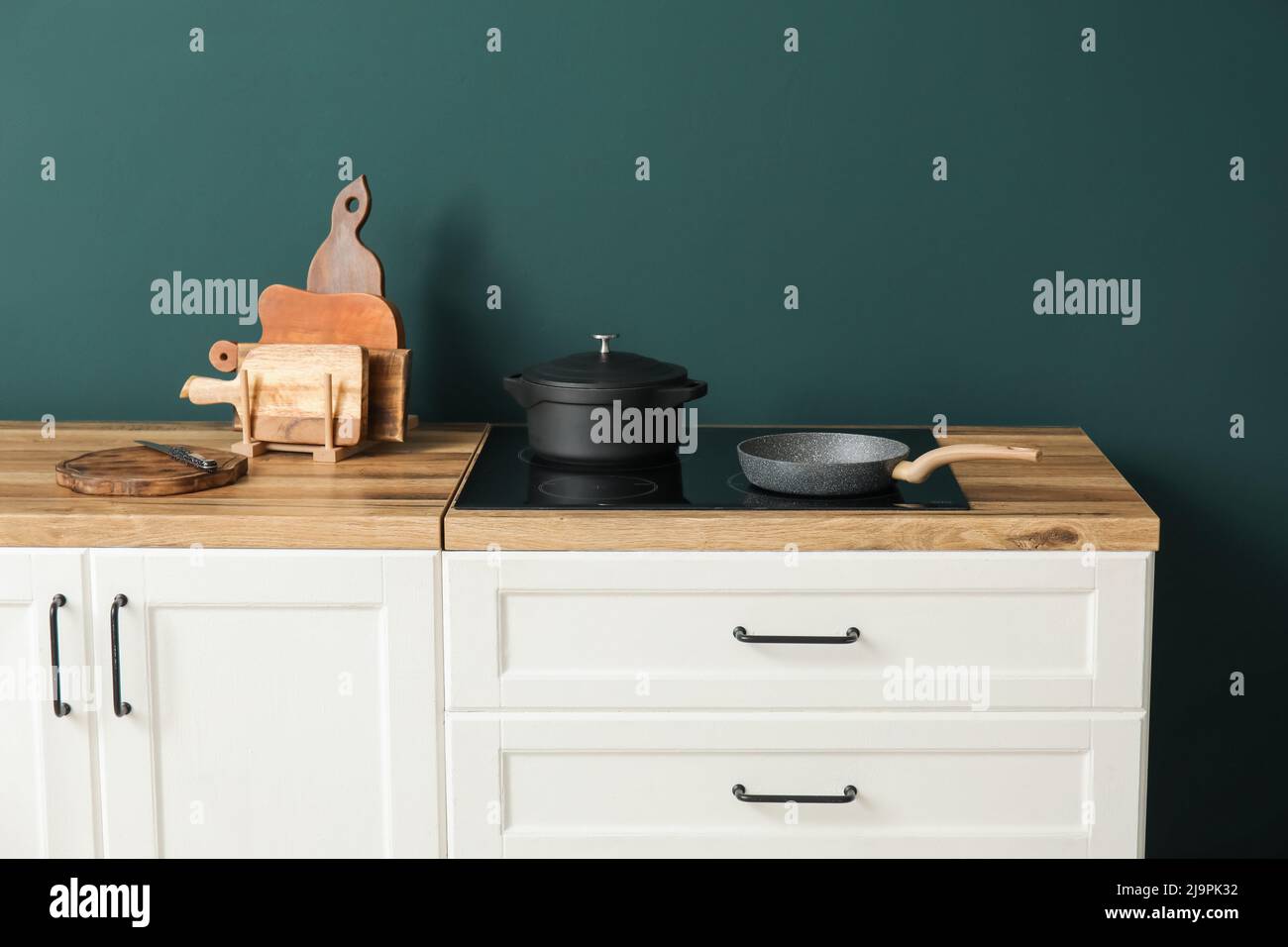 Hardwood cutting pot hi-res stock photography and images - Alamy