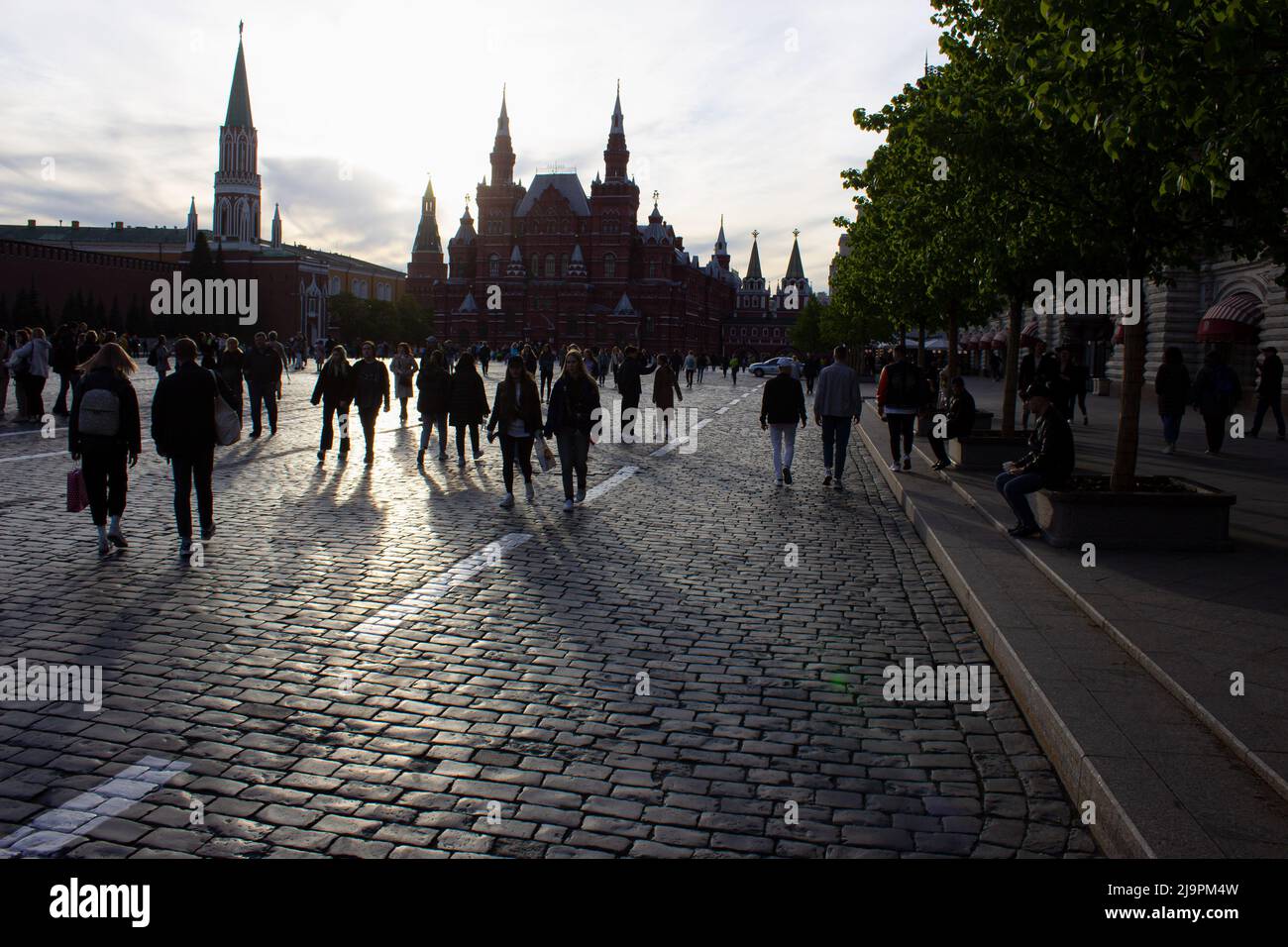 Moscow, Russia. 20th May, 2022. People walk in the Red Square in Moscow ...