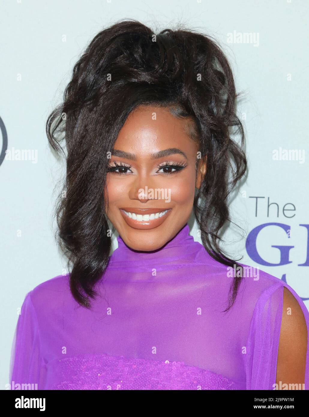 Shannon Thornton arrives at The 47th Annual Gracie Awards held at The ...