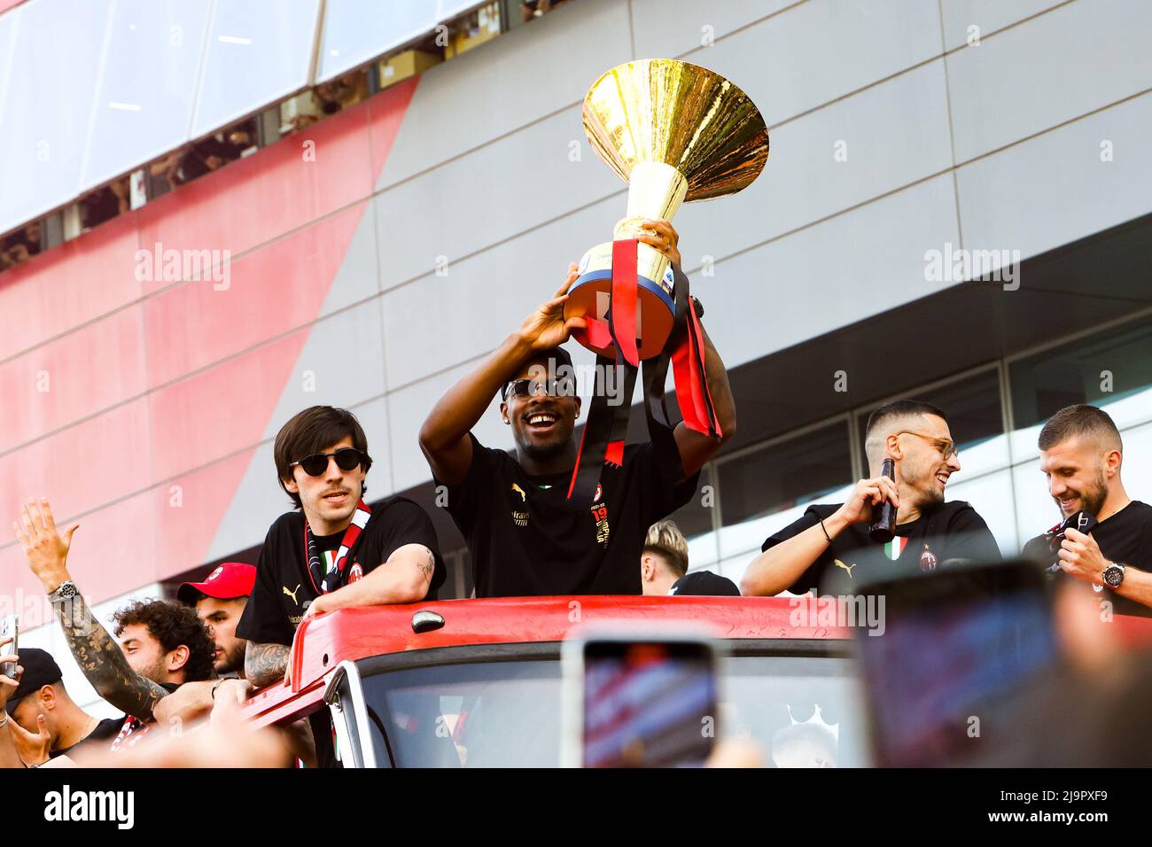 Milan scudetto celebrations hi-res stock photography and images - Alamy
