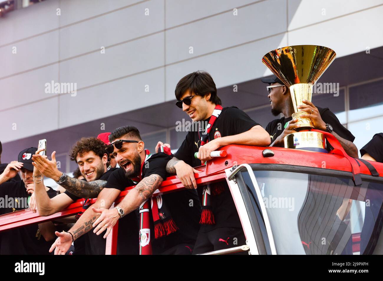 Milan scudetto celebrations hi-res stock photography and images - Alamy