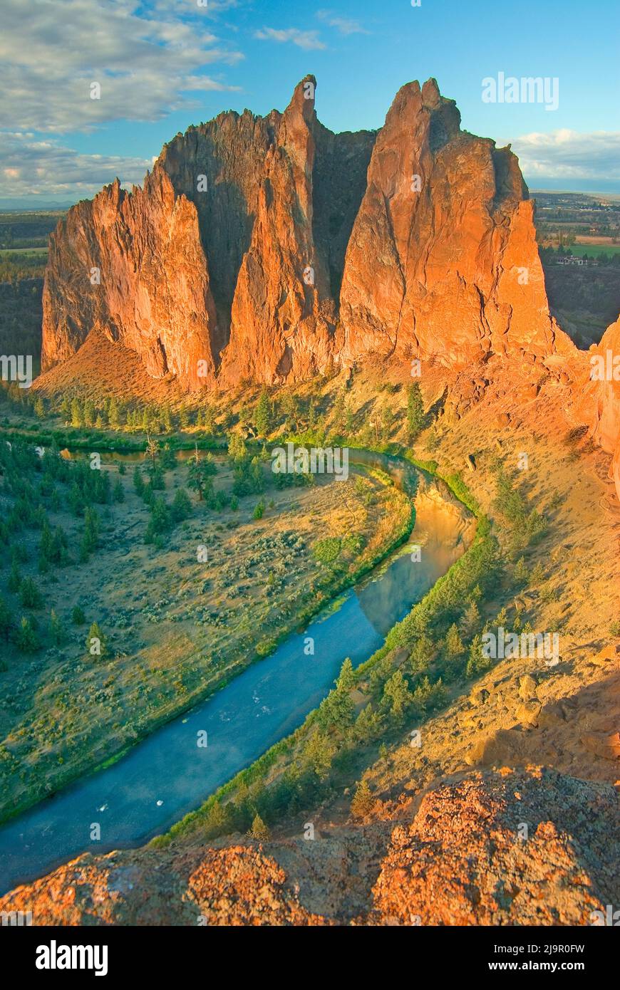Crooked River In Smith Rock State Park Oregon Stock Photo Alamy