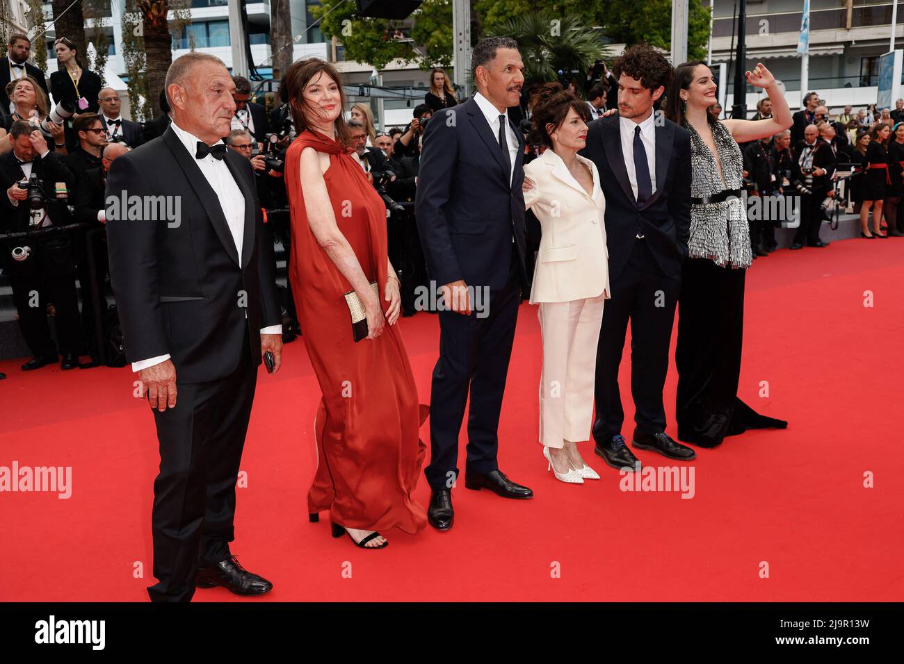 Anouk Grinberg, Louis Garrel, Noémie Merlant, Roschdy Zem, Anne ...