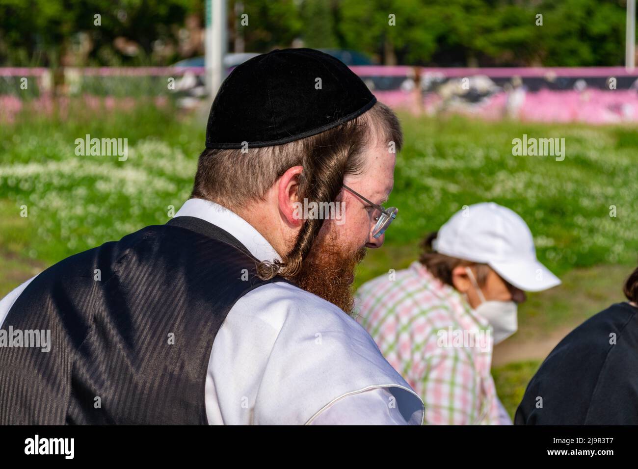A Smiling Orthodox Jewish Man Stock Photo - Alamy