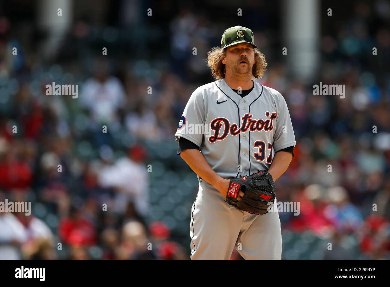 Detroit Tigers pitcher Andrew Chafin (37) prepares to pitch the ball ...