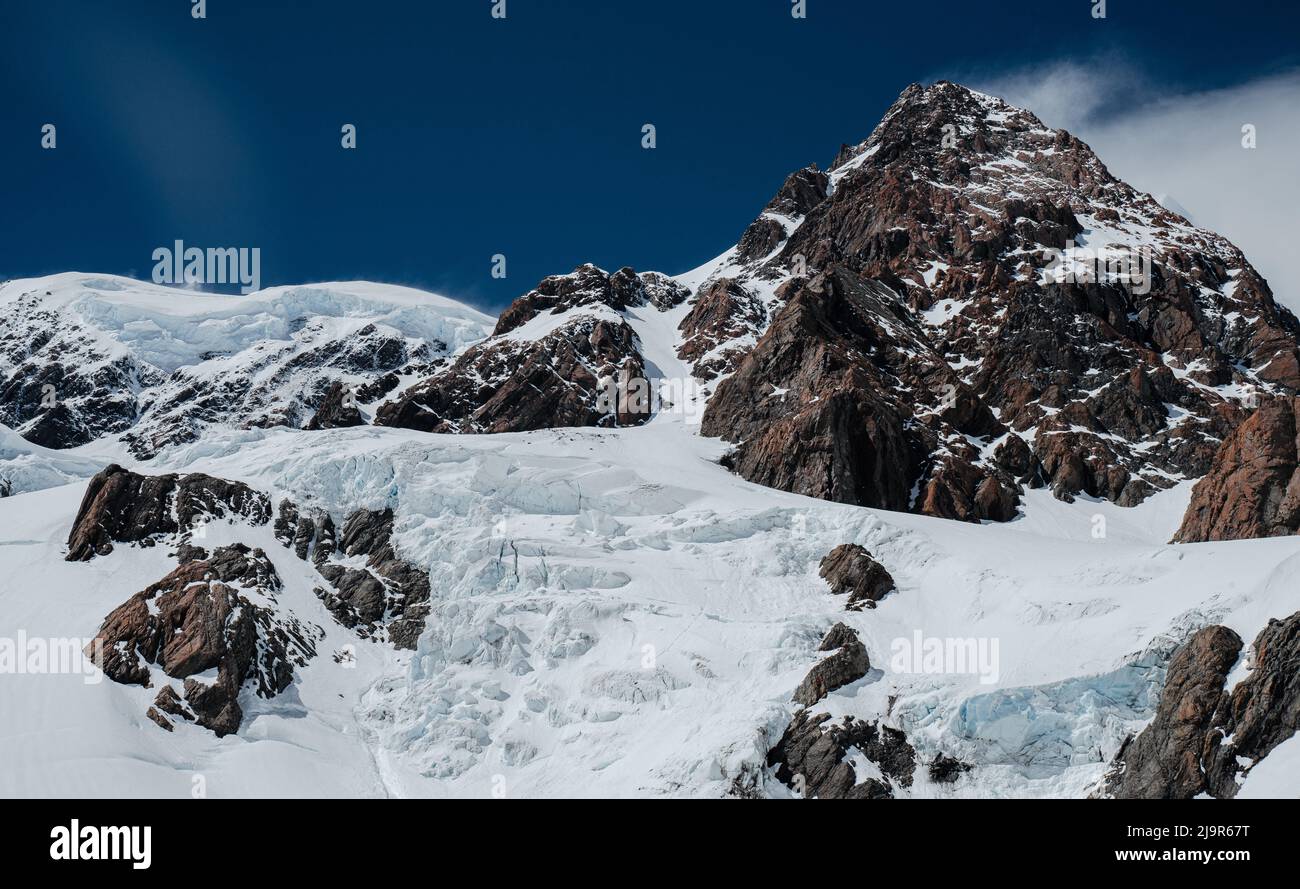 West ridge of Low Peak of Mt Cook. One of the easy ways to the top of ...