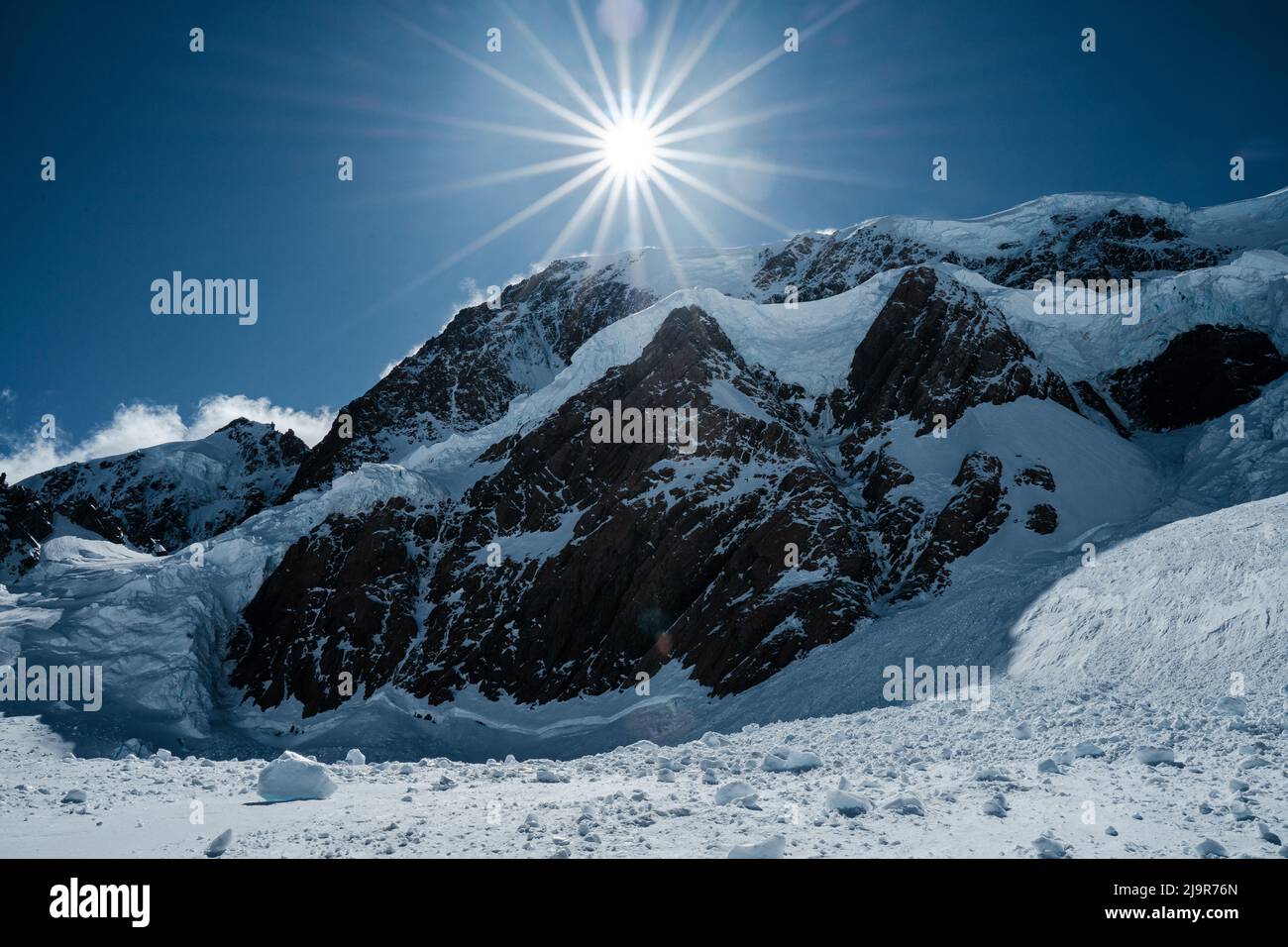 Ramparts of Mt Cook. The West Face of Mt Cook Stock Photo - Alamy