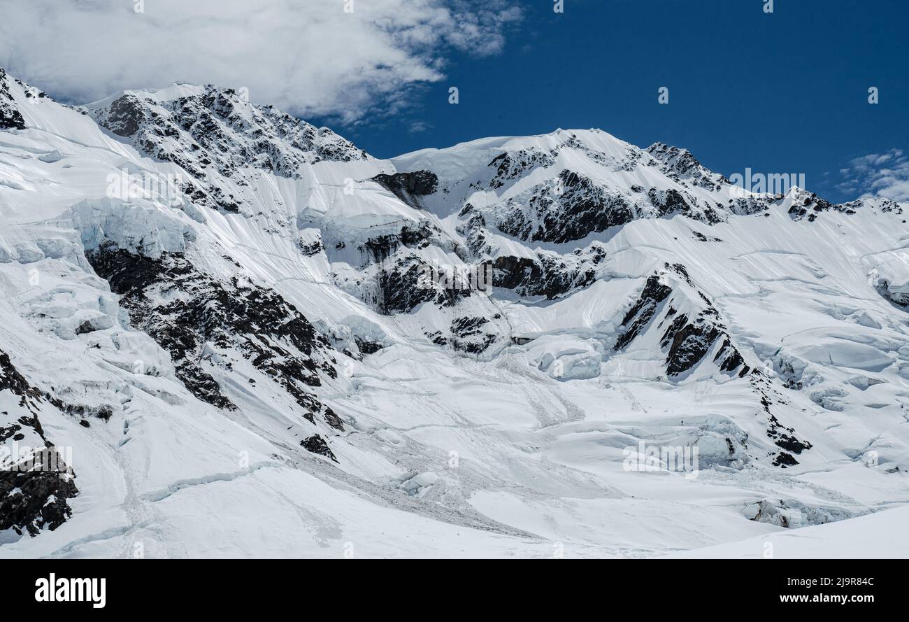 Enormous SE face of La Perouse, Mt Low, Mt Jellicoe. Almost like in the ...