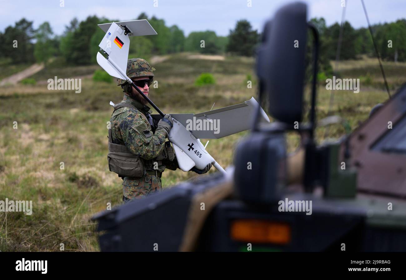 Deutsch Evern, Germany. 24th May, 2022. A soldier of the German Armed ...
