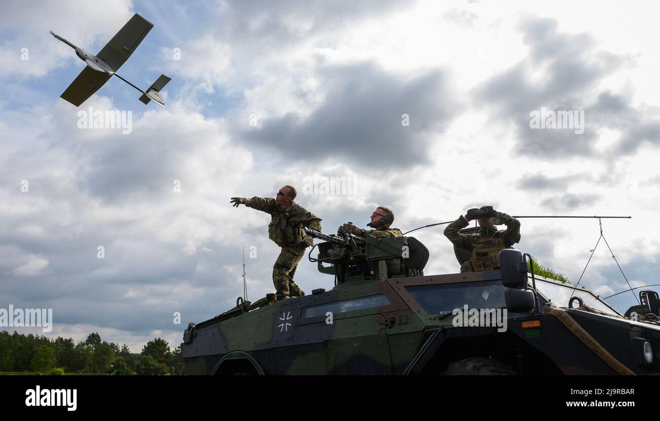 Deutsch Evern, Germany. 24th May, 2022. Soldiers of the German Armed ...