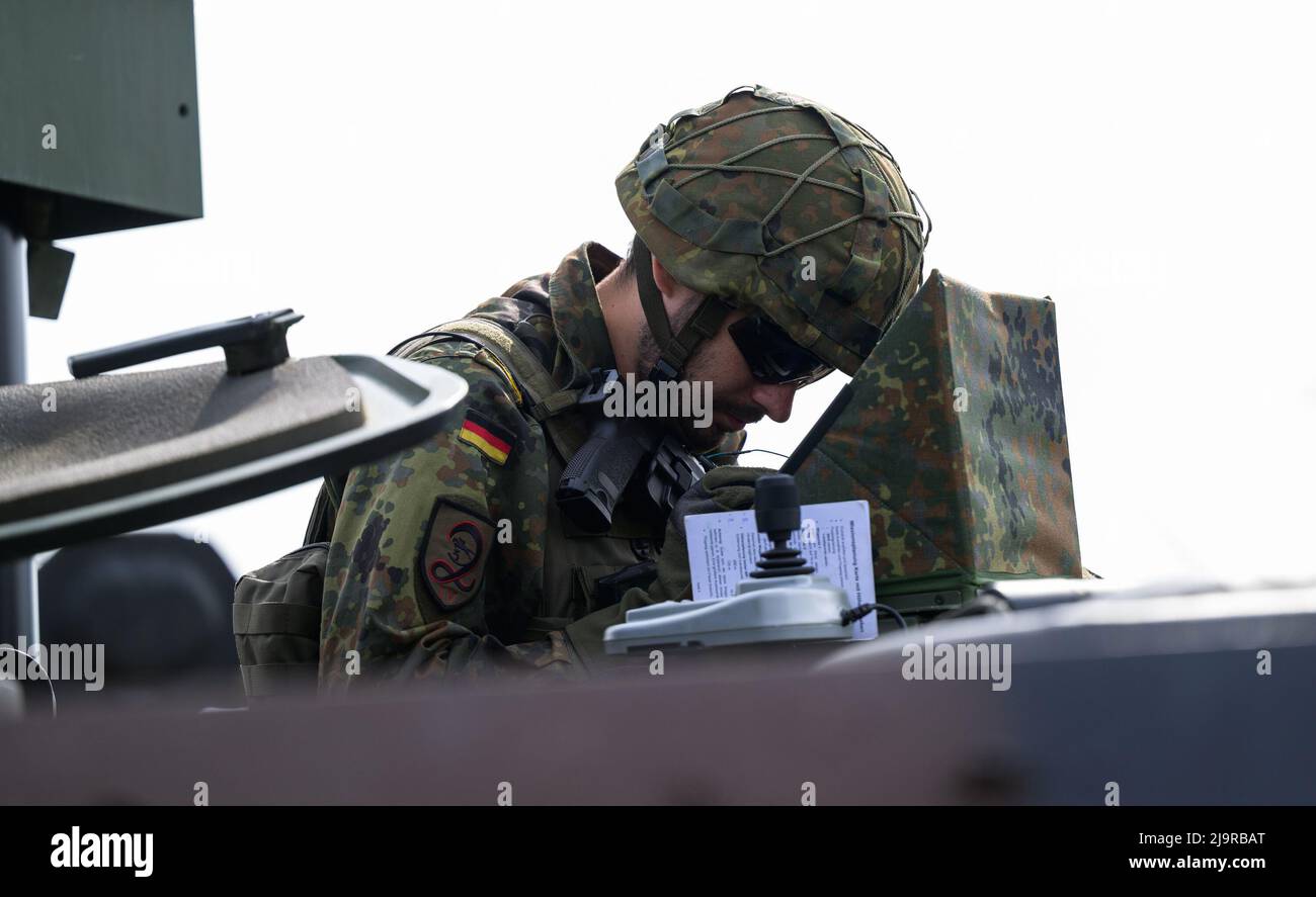 Deutsch Evern, Germany. 24th May, 2022. A soldier of the German Armed ...