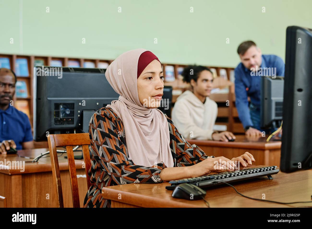 Modern muslim man portrait hi-res stock photography and images - Alamy