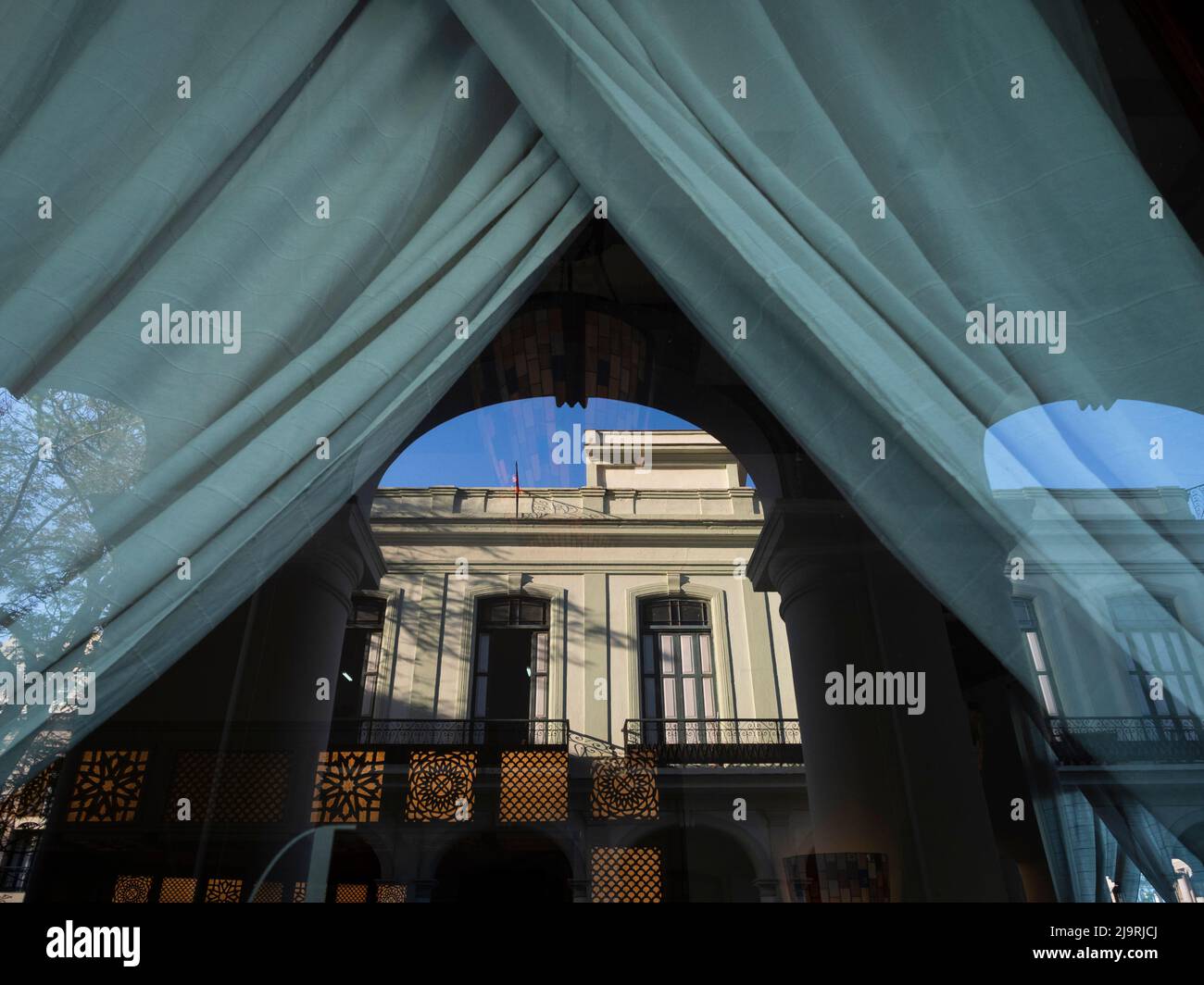 Cuba, Havana, Havana Vieja, UNESCO World Heritage Site, reflection in ...