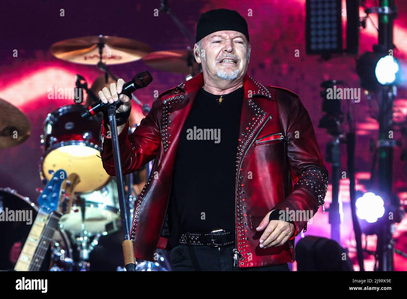 Vasco Rossi in concert at Ippodromo La Maura in Milano Stock Photo - Alamy