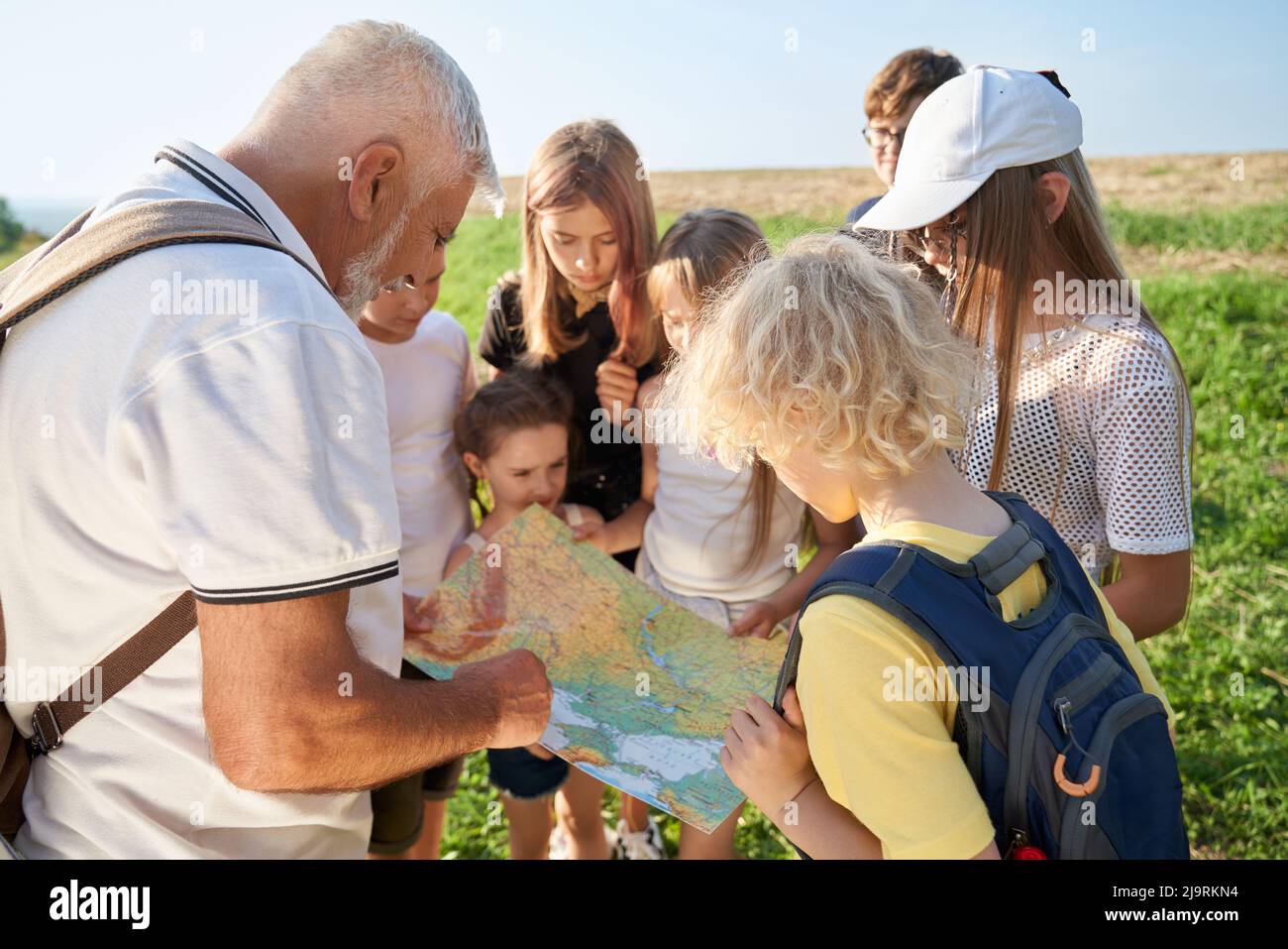 Teacher pointing map hi-res stock photography and images - Alamy