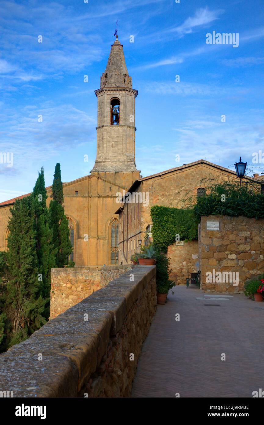 Pienza village the cathedral hi-res stock photography and images - Alamy