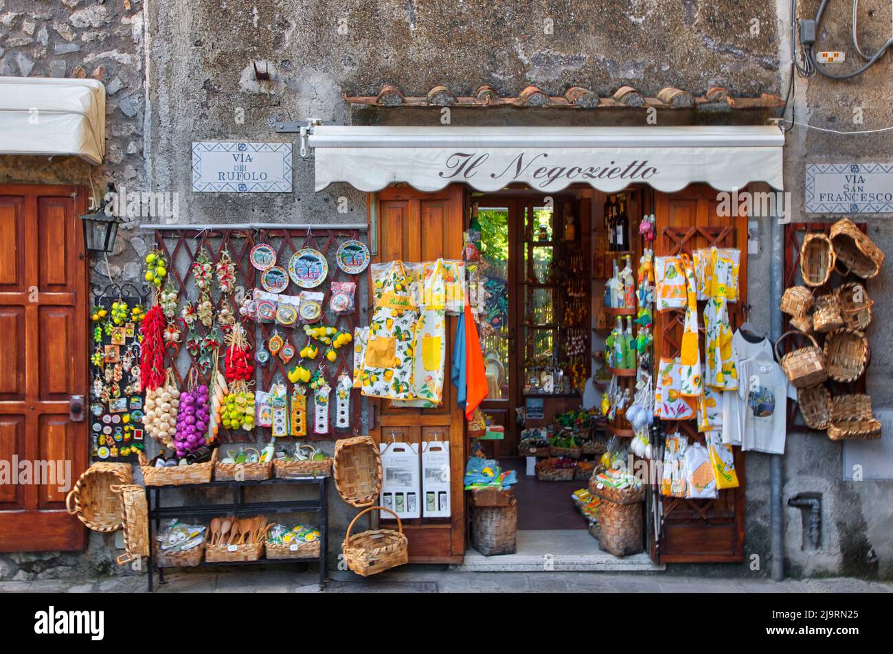 Outdoor world storefront hi-res stock photography and images - Alamy