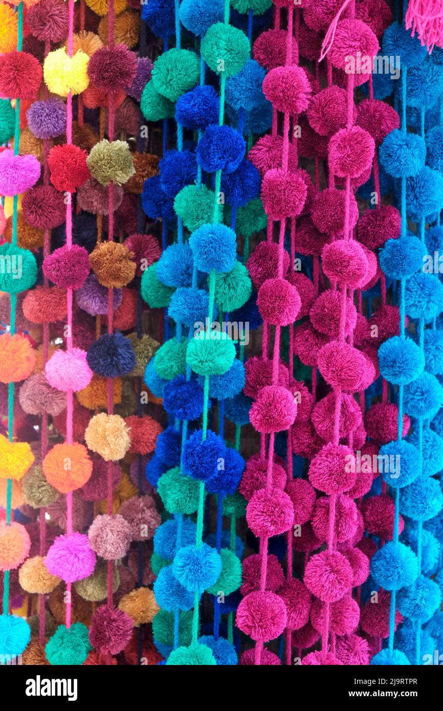Colorful strings hi-res stock photography and images - Alamy