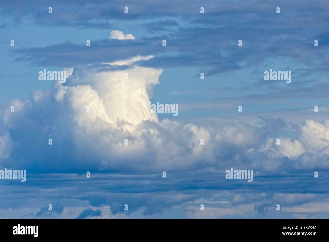 Cumulus cloud formation hi-res stock photography and images - Alamy