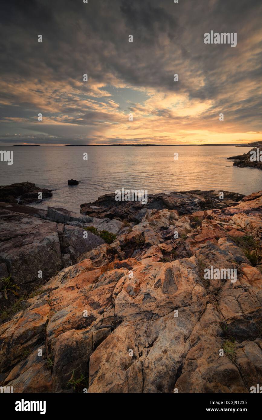 Moody sunset of ocean hi-res stock photography and images - Alamy