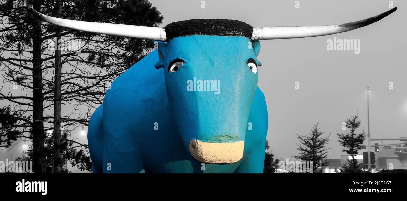 USA, Minnesota, Bemidji. Paul Bunyan and Babe the Blue Ox Stock Photo ...