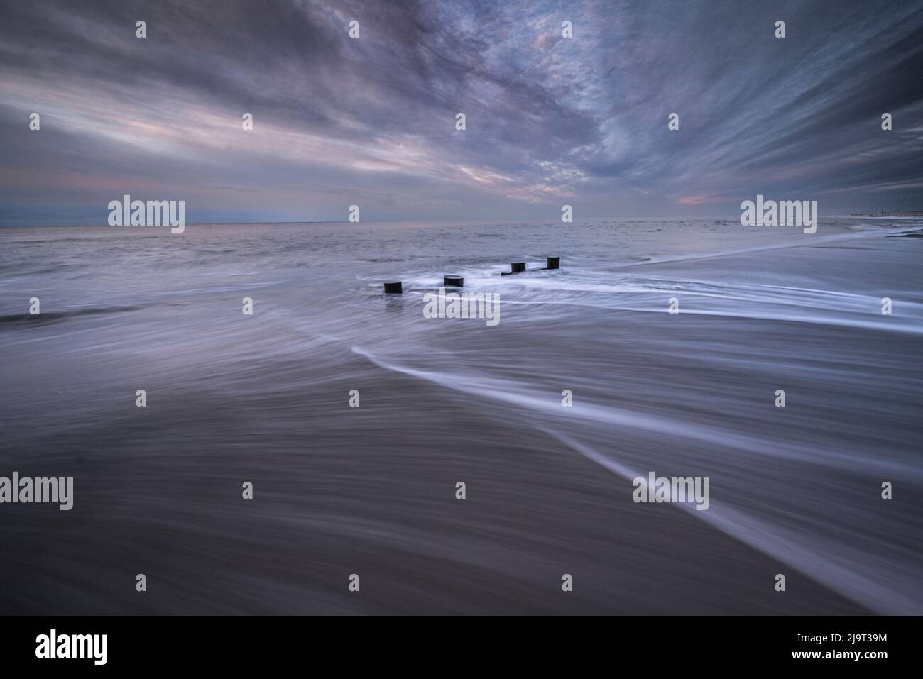 Seashore pier hi-res stock photography and images - Alamy