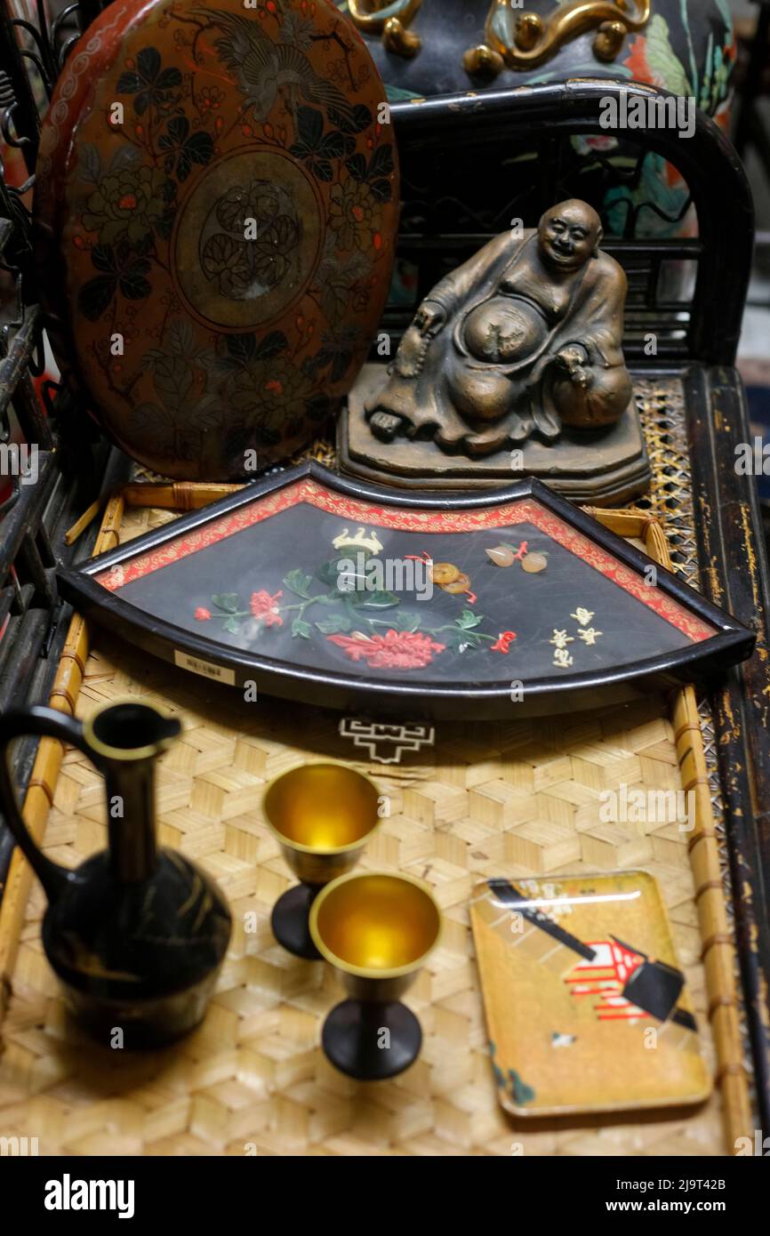 Chinese antiques hi-res stock photography and images - Alamy