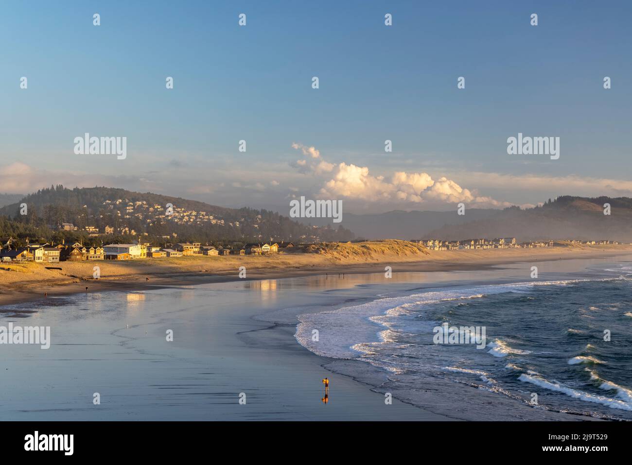 Cape Kiwanda Beach in Pacific City, Oregon, USA Stock Photo - Alamy