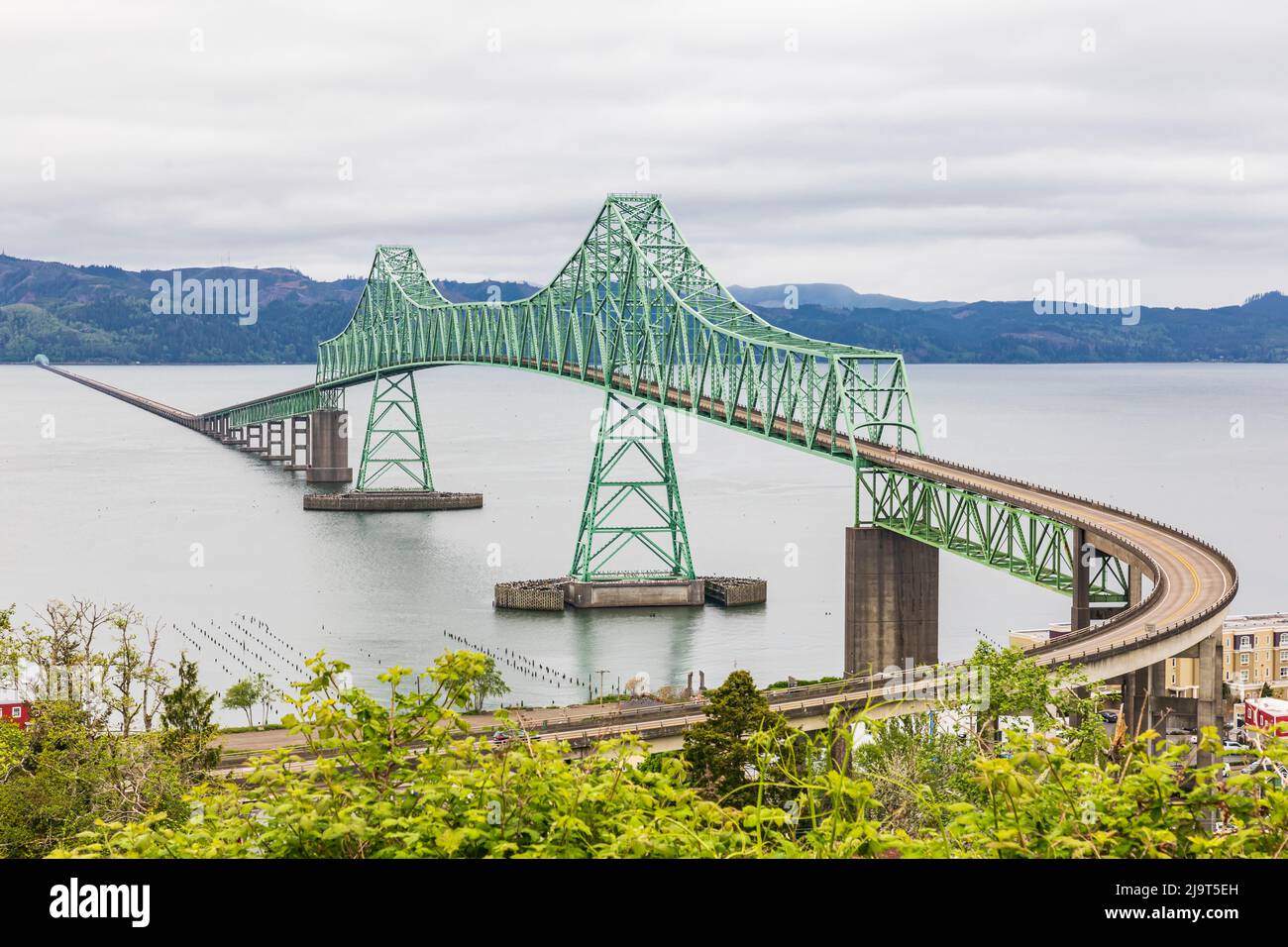 Astoria, Oregon, USA. The Astoria-Megler bridge across the Columbia ...