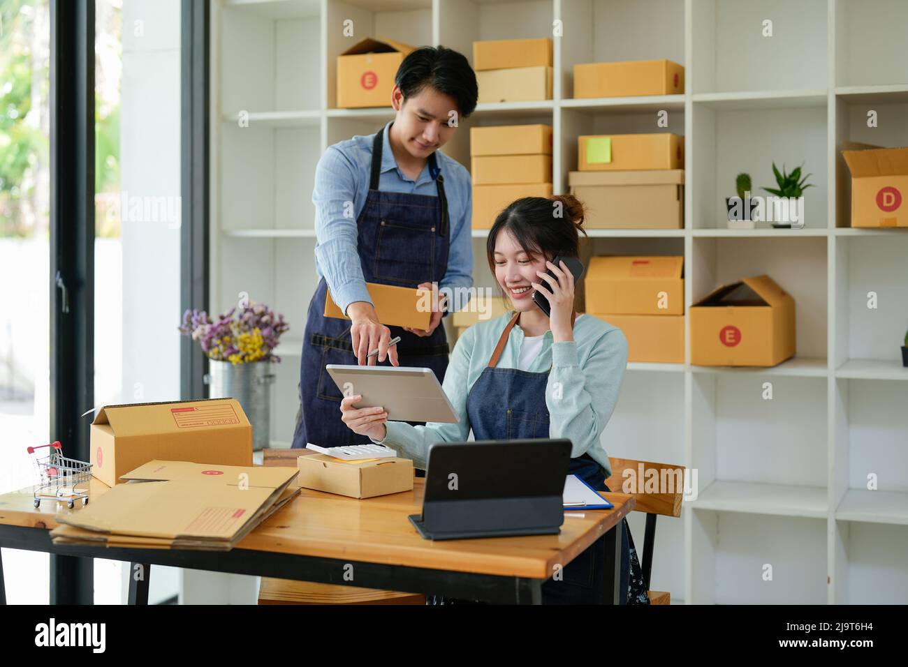 Order via internet hi-res stock photography and images - Alamy