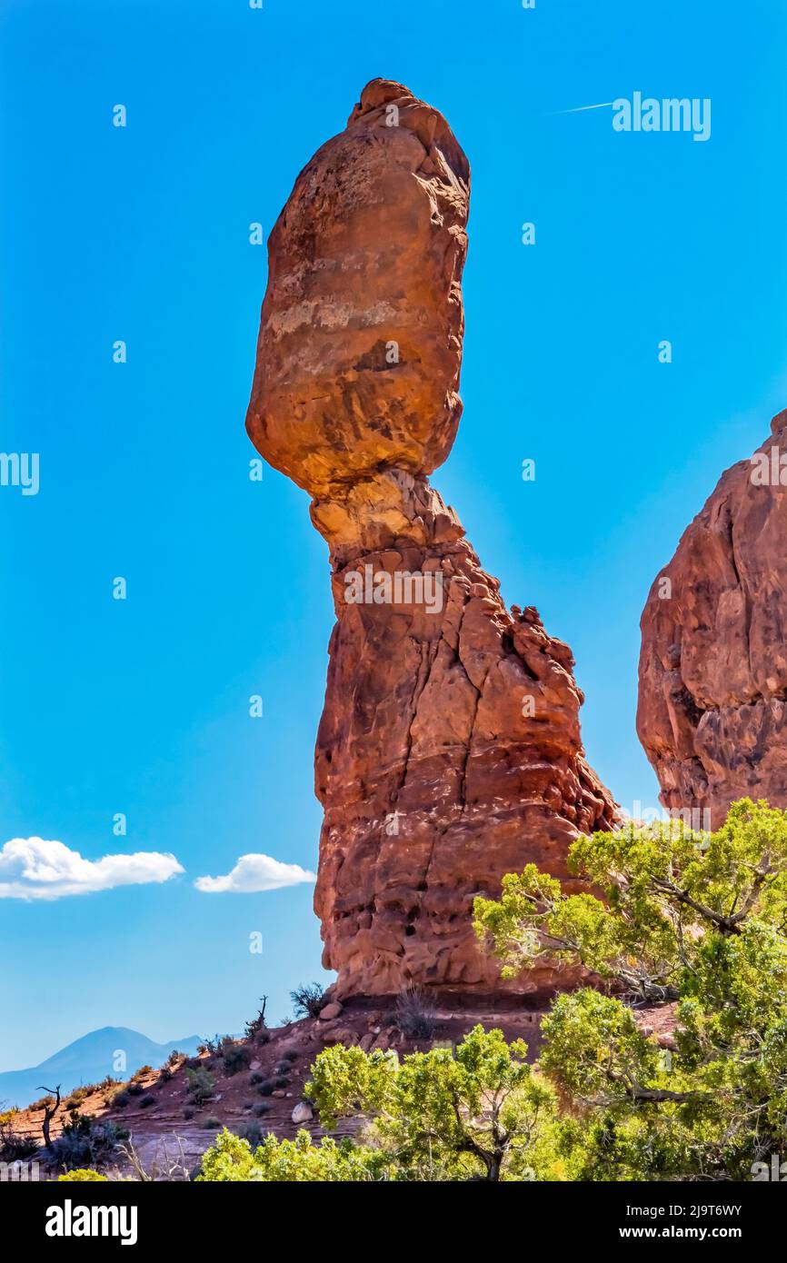 Balanced Rock, Arches National Park, Moab, Utah, USA. Classic sandstone ...