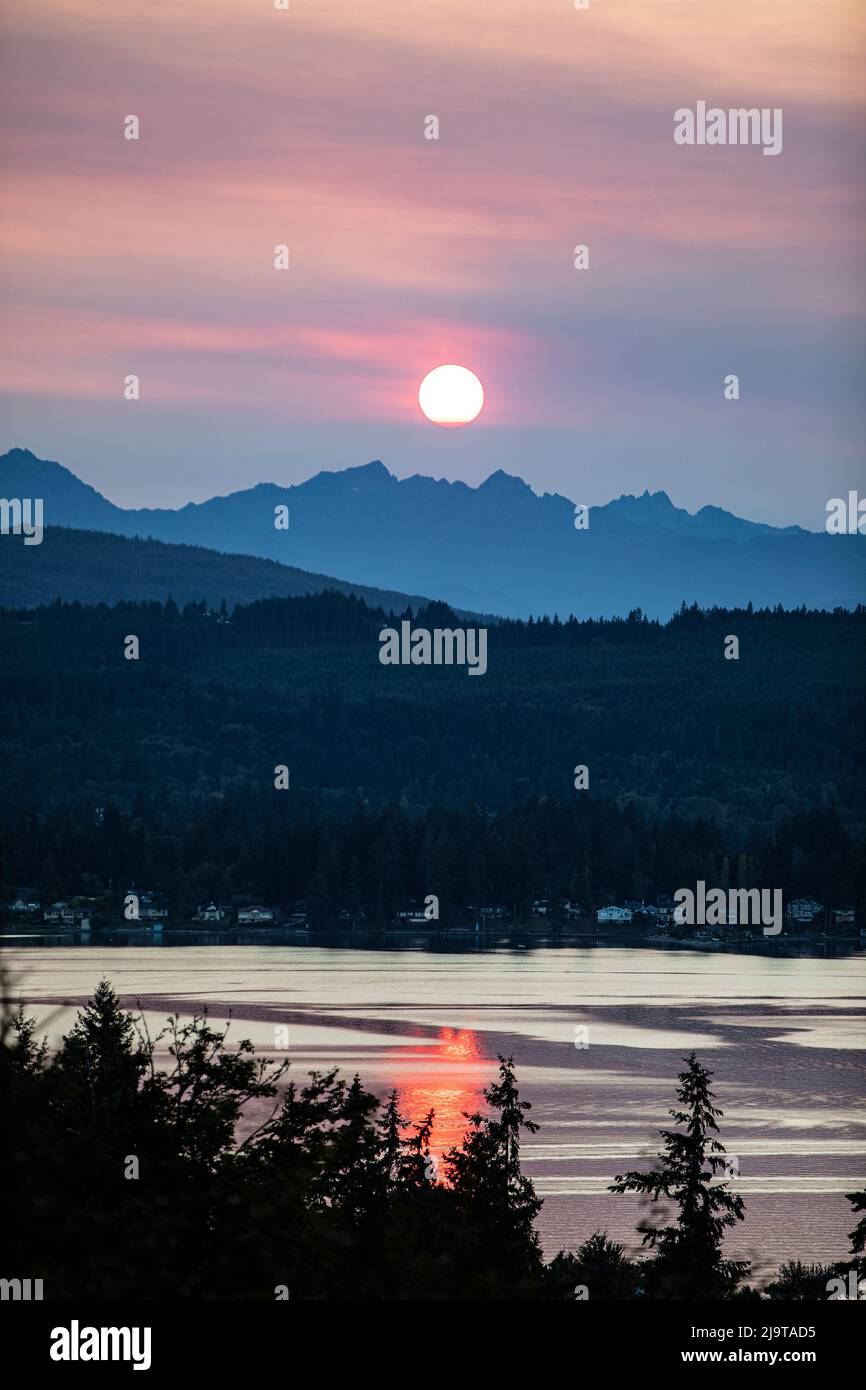 Bremerton, Washington State, USA. Pink sunset, Puget Sound Stock Photo ...